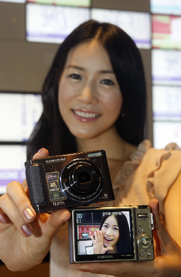 삼성, 블루(VLUU) WB1000 디카 출시 | 아주경제