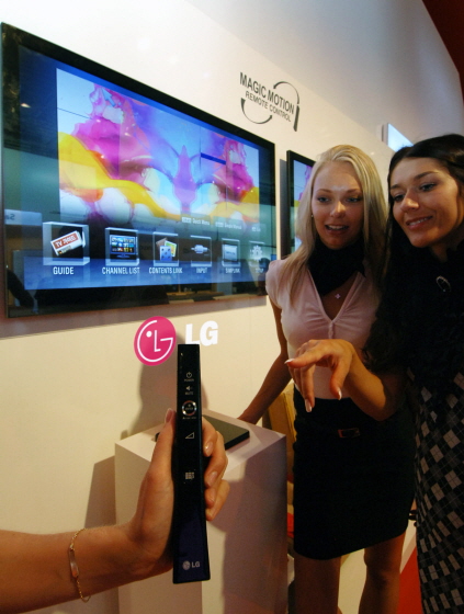 (IFA 2009)LG전자, 보더리스 TV 매직모션리모컨 공개 | 아주경제