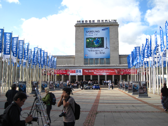 (IFA 2009)IFA를 수놓은 삼성전자 광고 깃발 | 아주경제