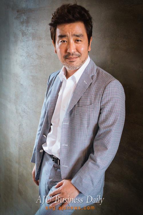 Actor Ryu Seung-ryong stars in fantasy-thriller 'The Guest' | AJU PRESS