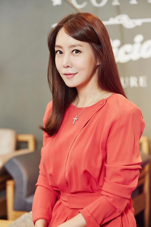 Kim Jung-eun to wed next March | AJU PRESS