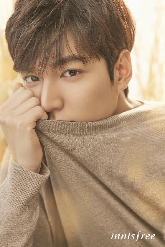 李敏镐最新写真出炉 阳光暖男五官精致 | 亚洲日报